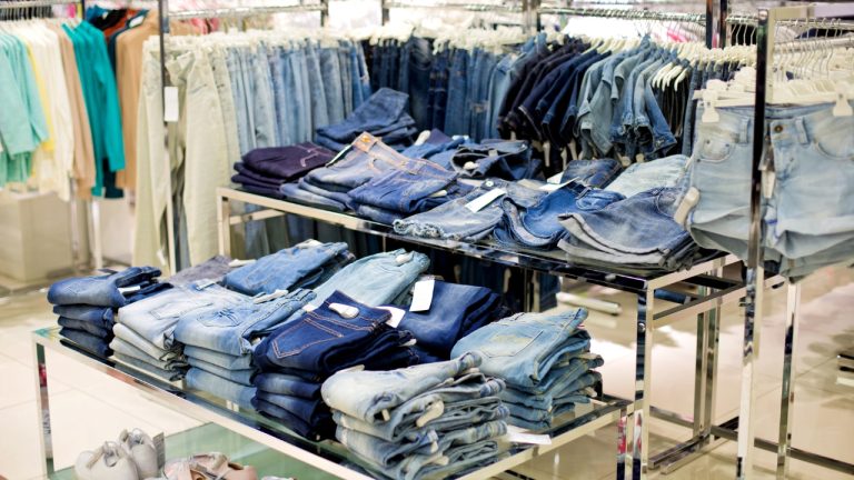 7 Maiores lojas de roupas do Brasil: Conheça as mais famosas